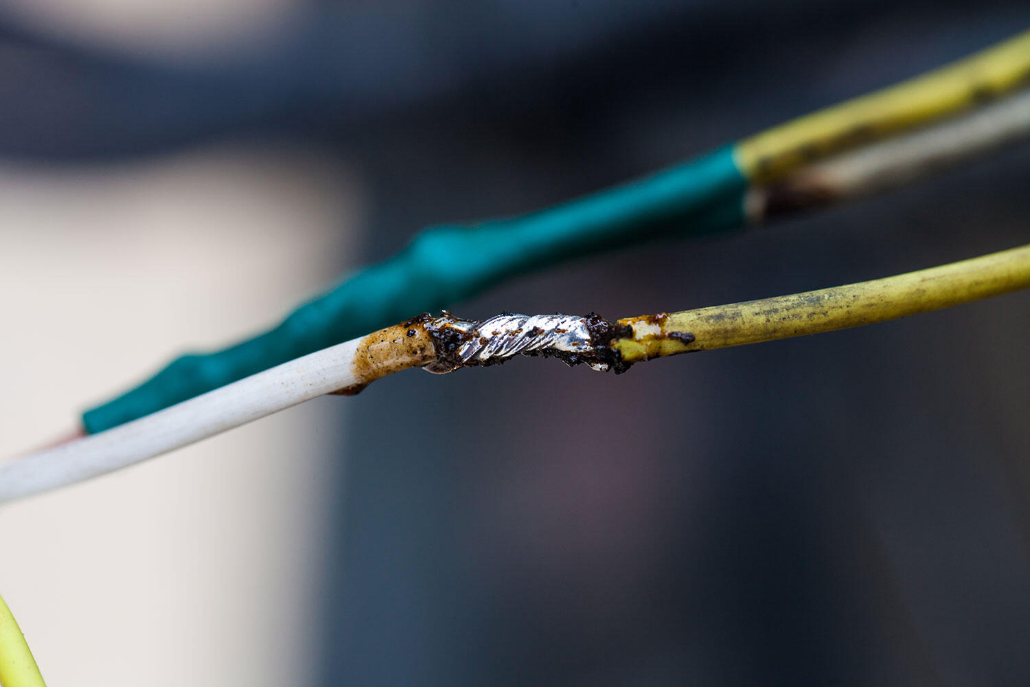 Three Workers Electrocuted While Assembling Scaffolding